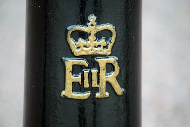 Royal Cyphers and Monograms of British Monarchs